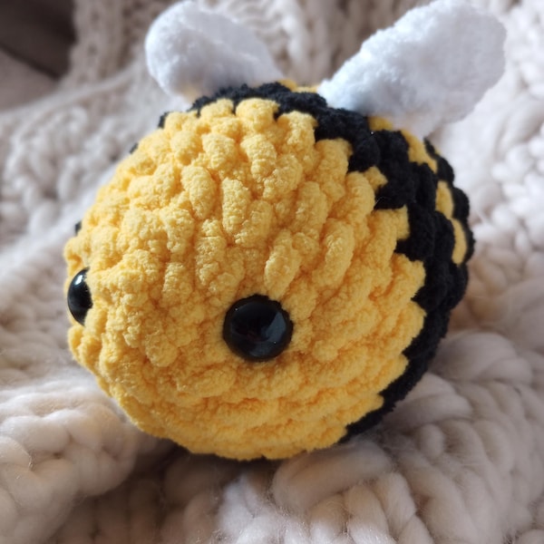Crochet Bee Plushie | Handmade Amigurumi Bee - Etsy