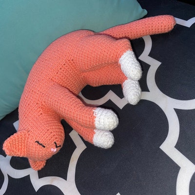 Dreaming Cat Amigurumi Pattern, Crochet Sleeping Kitten, Valentine's ...