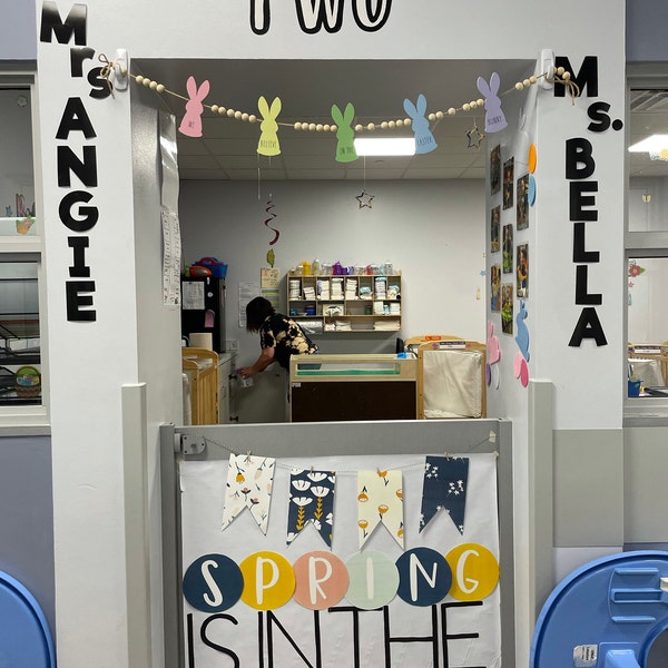 Spring Blooms Bulletin Board or Classroom Door Decor, Vintage Flowers ...