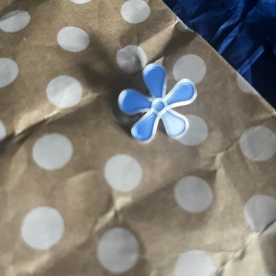 New Beautiful Glossy Red Poppy Pin Badge UK Lest We Forget - Etsy