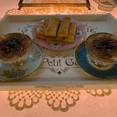 Délicieuse French Rustic Large Shabby Chic Wooden Serving Breakfast ...