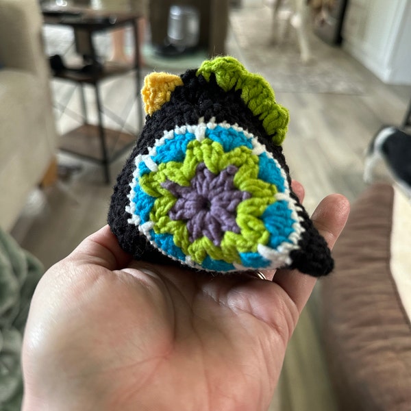 Granny Square Chicken Crochet Pattern · DIY Yarn Fiber Art Tutorial ...