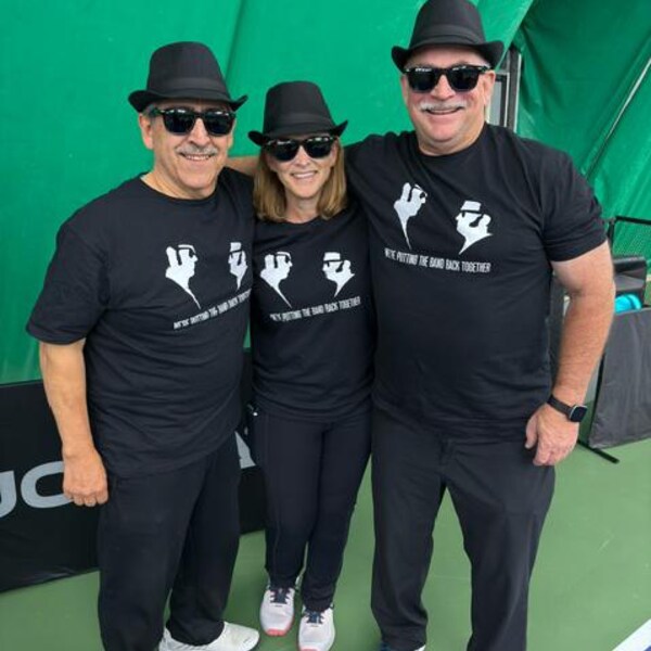 We’re Putting the Band Back Together the Blues Brothers T-shirt Uneek ...