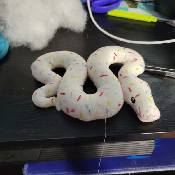 ITH DIGITAL PATTERN - Ball Python Plushie - in the Hoop Machine ...