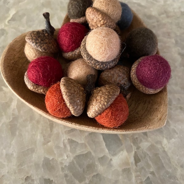 Wool Felted Acorns - Fall Colors - Fall Decor - Farmhouse Style ...