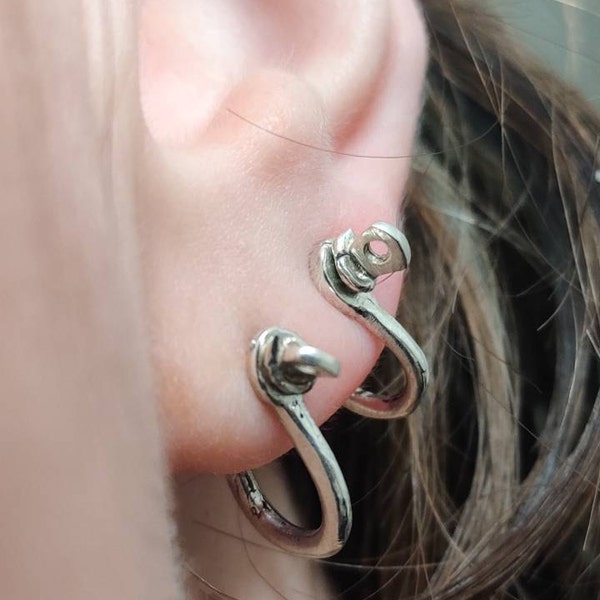 Sterling Silver 3/8” Shackle Earring - Etsy