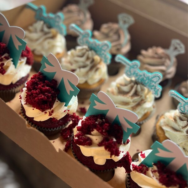 Personalized Movie Themed Party Cups With Striped Straws and Lids ...