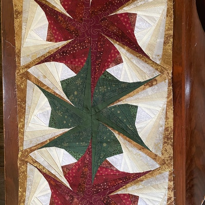 Twisted Log Cabin Poinsettia Table Runner Pattern, Table Runner Pattern ...
