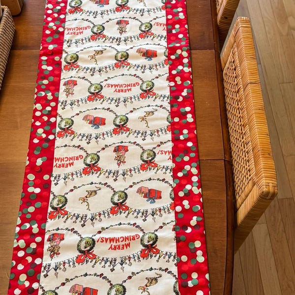 Grinch Face Table Runner - Etsy
