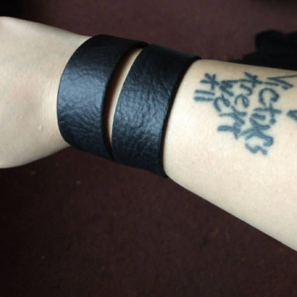 Black Leather Bondage Cuffs Slave Bracelet BDSM Submissive Day Wear ...
