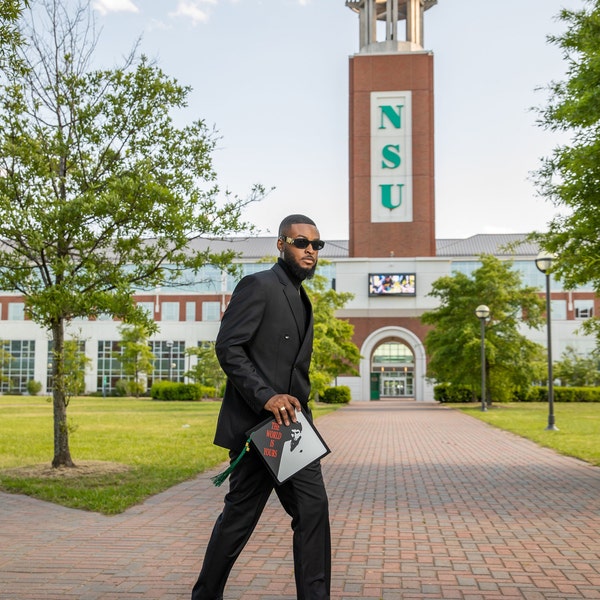 Grad Cap Topper the World is Yours - Scarface , Graduation Cap ...
