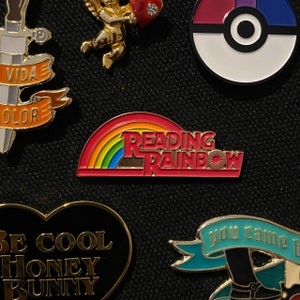 Retro 80s Final Fantasy 1 NES Inspired 8-bit Enamel Pin Red Mage Lapel ...