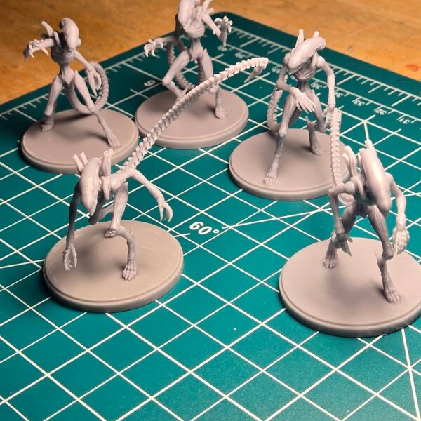 Psychodude - 40mm Miniature | Dnd Mini | Superhero | Trident - Etsy
