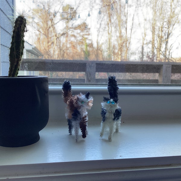 SURPRISE FUNNY FERAL! One Posable Chenille Stem, Pipe Cleaner Kitty Cat ...