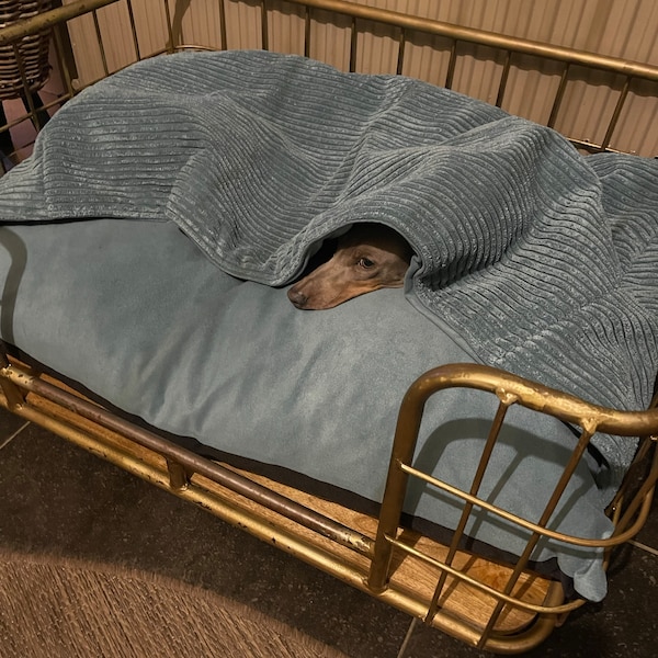 Emerald Green Dog Cave Bed, Warm Covered Dog Bed, Whippet Bed, Cave Pet ...