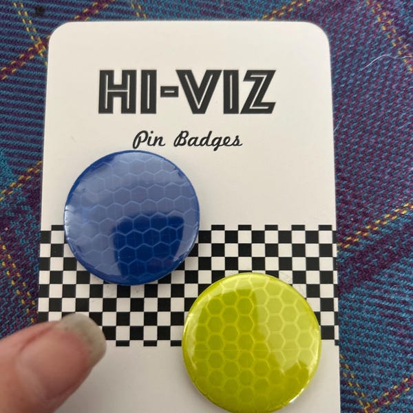 Reflective Button Badge - High Visibility Pin Badges - Hi Vis Pin ...
