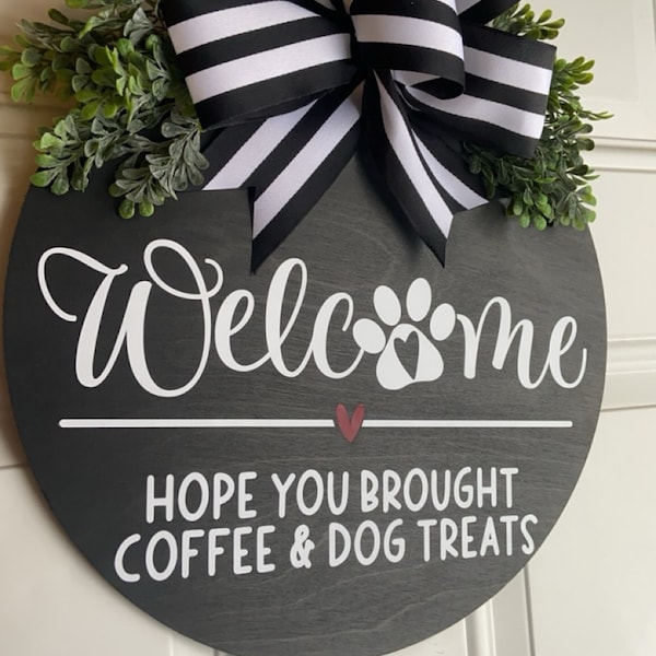 Beware of the Wiggle Butt Front Door | Dog Door Sign | Dog Wreath | Paw ...