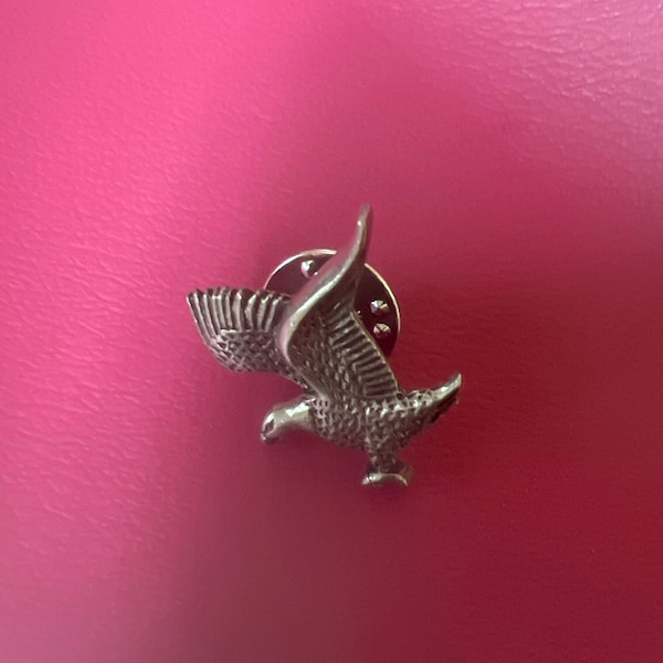 Bald Eagle Lapel Pin - CC118- American Eagle, North America, USA ...