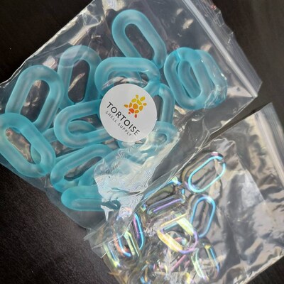 1ft Frosted Ice Blue Acrylic Chain Links, 31 X 19mm, Matte Aqua Blue ...