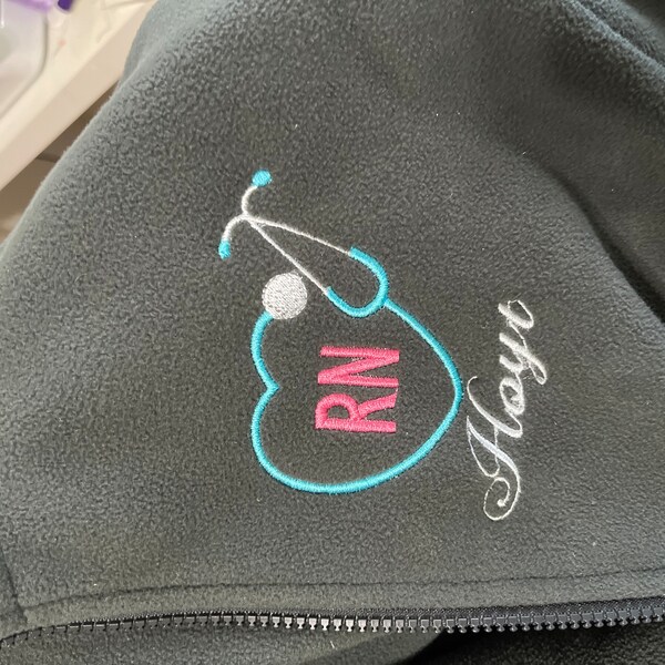 Heart Stethoscope Embroidery / Nurse Embroidery Designs / RN Heart ...