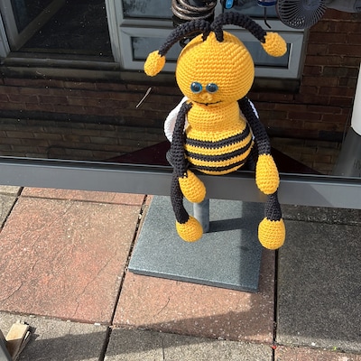 Easy Pattern Crochet Bee With Long Legs Bumblebee Amigurumi Pattern PDF ...