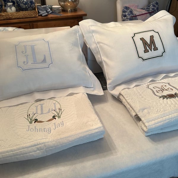 Elegant Square Frame Crest Machine Embroidery Design - Etsy