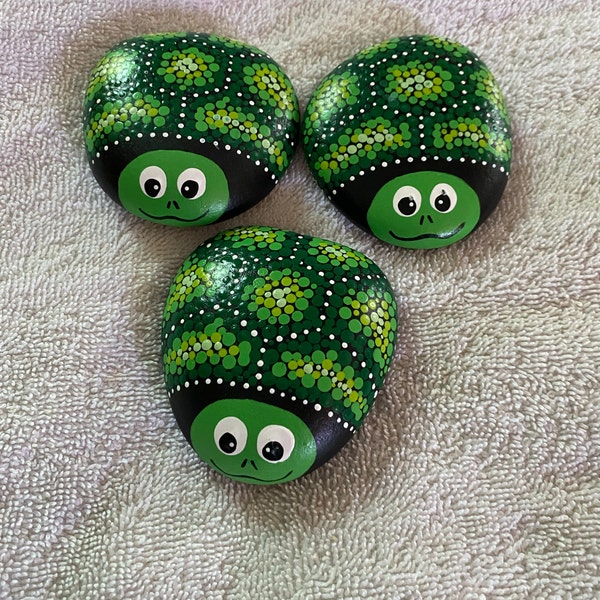 Dot Art Sea Turtle Hand Painted Rocks, Small Gift, Garden Decor, Sea ...
