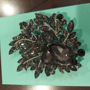 Large Round Rhinestone Brooch Bridal Brooch Wedding Cake - Etsy