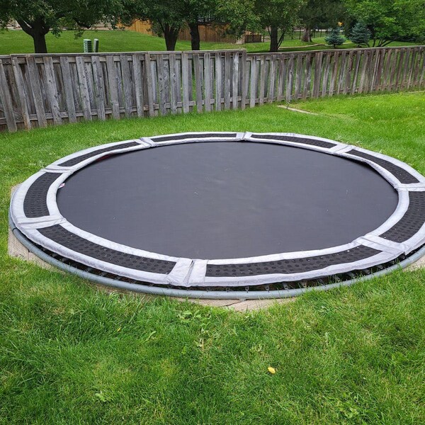 Round Trampoline Mat for 14' Round Trampoline With 104 Rings Uses 8.5 ...