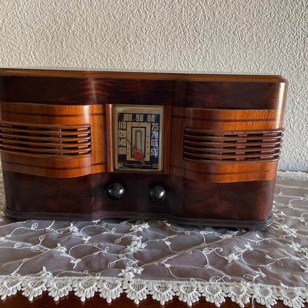 Legacyradios. 100 Professionally Restored Antique and Vintage Radios ...