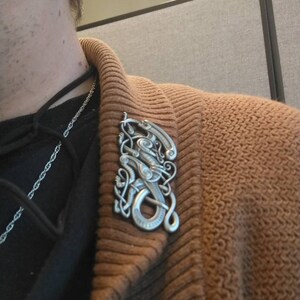 Knotwork Xenomorph 3D Metal Pin Alien Monster Celtic Viking Gripping ...