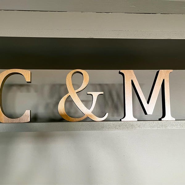 2 Pack - Gold Wooden Letters / Numbers - Free Standing - 13cm Large ...