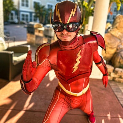 DIY Batman Arkham Knight Foam Armor Gauntlets Tutorial Kit - Etsy México