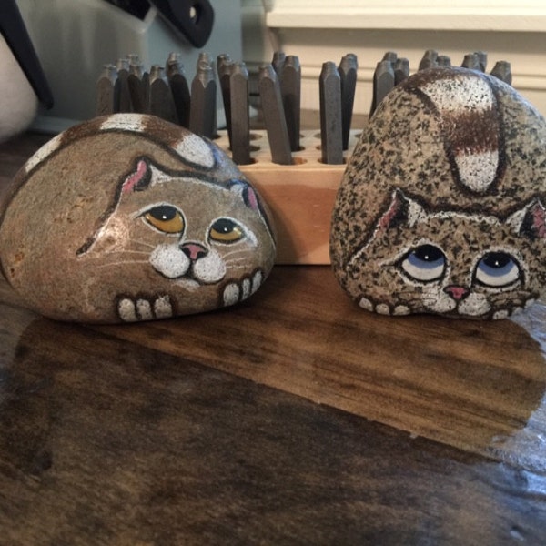 Hand Painted Natural Rock Cat. Painted Stone. Pebble Art. Cat. Rock ...