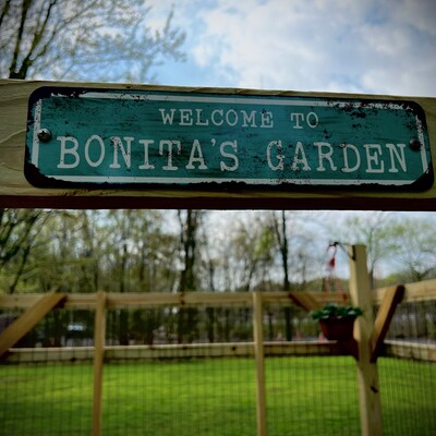 Personalized Garden Sign Custom Garden Gate Sign Gardener Friend Gift ...