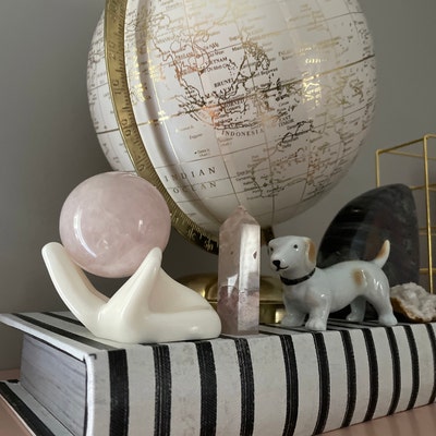 Sphere Stand Resin Hand Sphere Holder, Crystal Holder, Crystal Sphere ...