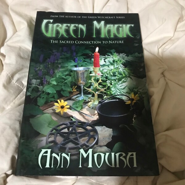 Green Magic Witchcraft Book Sacred Connection to Nature Natural Witch ...