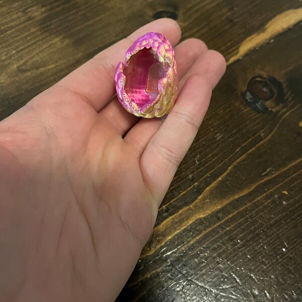 3D Printed Magnetic Cracked Dragon Egg Jumping Spider Hide Enclosure ...