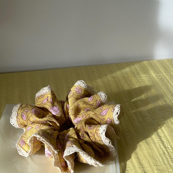 Fluffy Scrunchie Sewing Pattern | Two Ways to Sew Your Own Good Squish ...