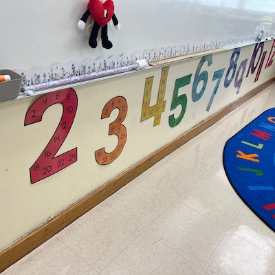 RAINBOW BRIGHTS Skip Counting Large Number Display Rainbow Classroom ...