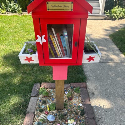 Flag Mount From the Family of the Founder of the Little Free Library ...