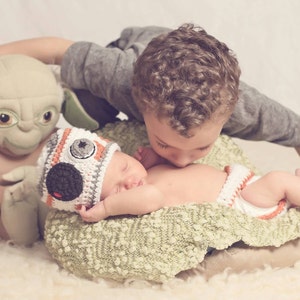 Star Wars Baby - BB8 Droid Gift Set - Hat, Diaper Cover & Booties ...