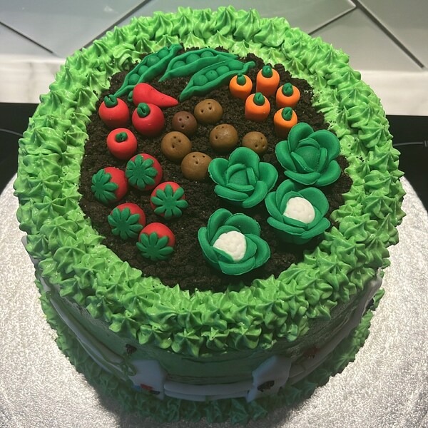 Fondant Sugar Vegetables 'peter Rabbit Garden' Theme Cake/cupcakes ...