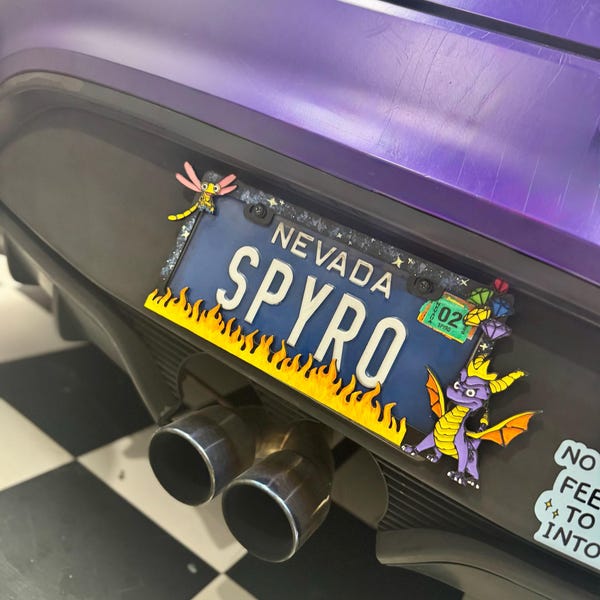 Hand Painted Snoopy Novelty License Plate Frame - Etsy