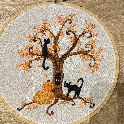 Halloween Tree Hand Embroidery Sampler, Halloween DIY Decoration - Etsy