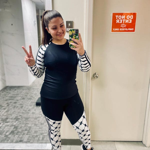 The Red Shahada Flag - Islamic Calligraphy 36×60 Inches (91.4 X 152.4 ...