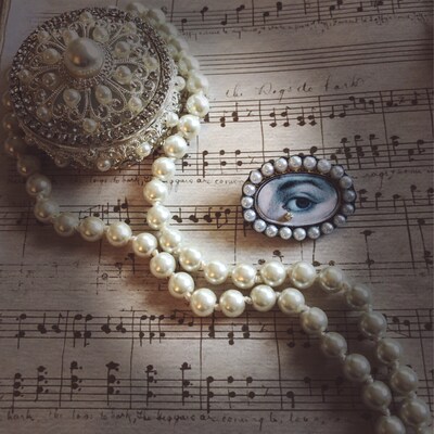 Black Gargoyles Necklace Black Filigree Chain Faceted Deep Red - Etsy