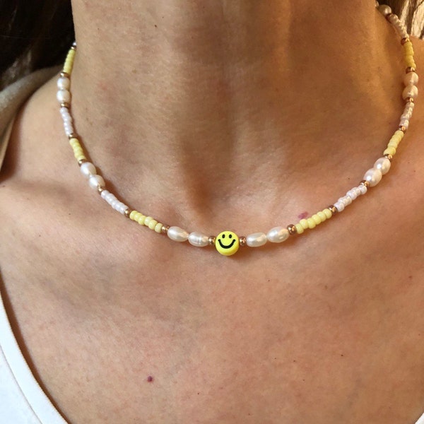 Perlenkette Smiley, Kette Smiley, Süßwasserperlenkette mit Smiley ...