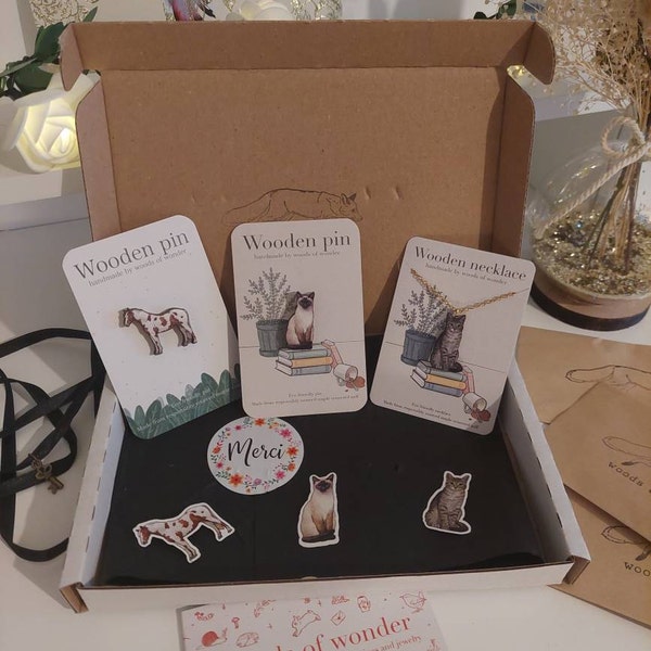 Sea Otter Pin Cute Sea Otter With a Shell Pin Sea Otter Brooch Wooden ...