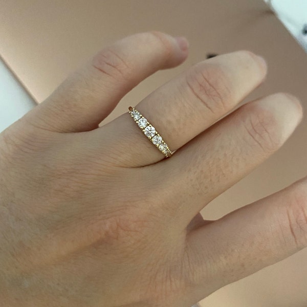 7 Stone Natural Diamond Graduated Womens Wedding Ring in 14K Gold ...